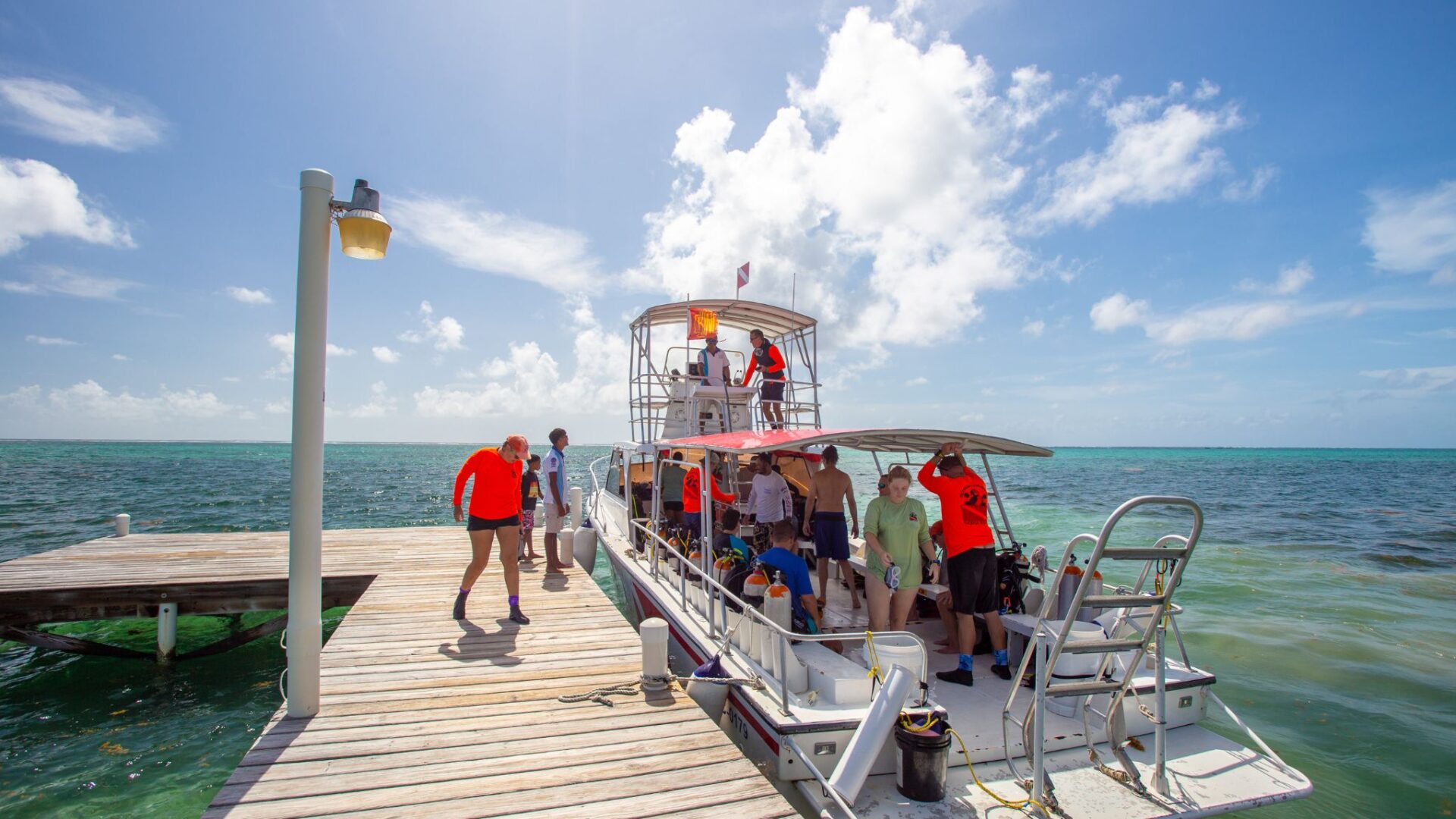 Belize Diving Bucket List: 3 Must-Do Scuba Dives - Sunbreeze Suites